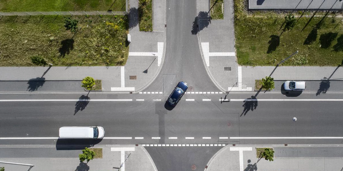 Tali Yol Ne Demek? Geçiş Üstünlüğü Kime Ait? - Sixt Türkiye